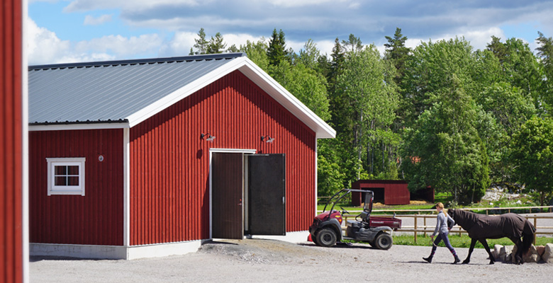 Vi bygger häststall - Prisvärda stall i klassiskt utförande | BORGA